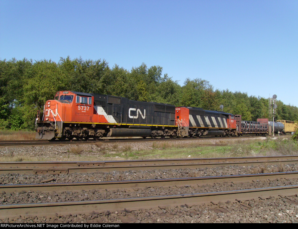 CN 5737 (SD75I)